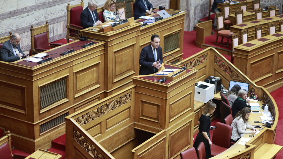 Υπερψηφίστηκε το σχέδιο νόμου για τις ψηφιακές υπηρεσίες - τι αλλάζει