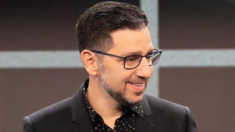 Panos Panay's Instagram, Twitter & Facebook on IDCrawl