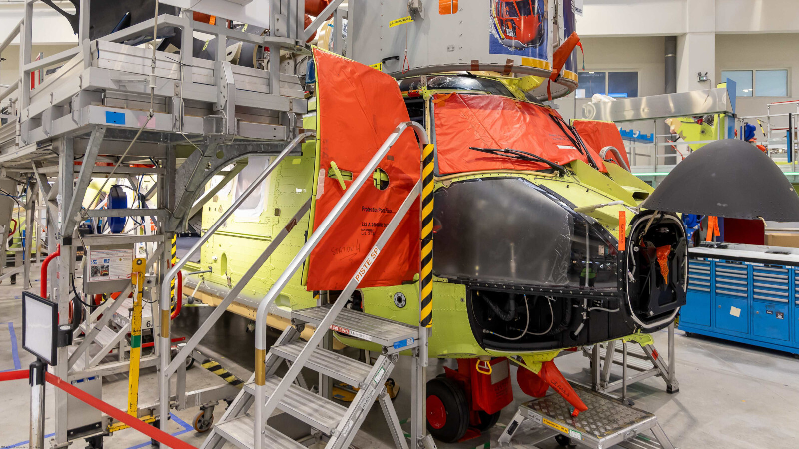 Airbus Super Puma H215: Στην τελική ευθεία η συναρμολόγηση των δύο ...