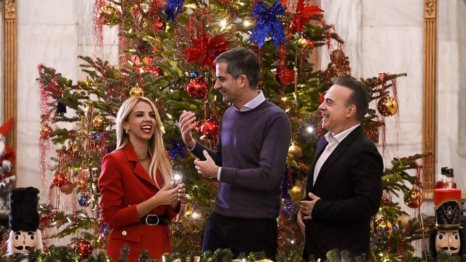 Την 1η Δεκεμβρίου στις 18:00 το άναμμα του δέντρου στο Σύνταγμα