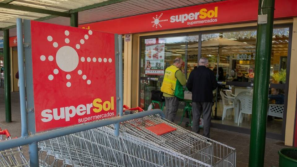 Η Carrefour επενδύει στην Ισπανία και εξαγοράζει αλυσίδα με 172 supermarket