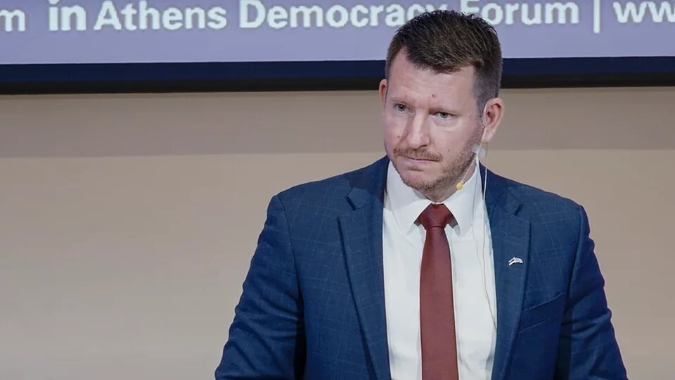"Η δημοκρατία βρίσκεται σε κρίση", σύμφωνα με τον Jonatan Vseviov, Γ.Γ ...