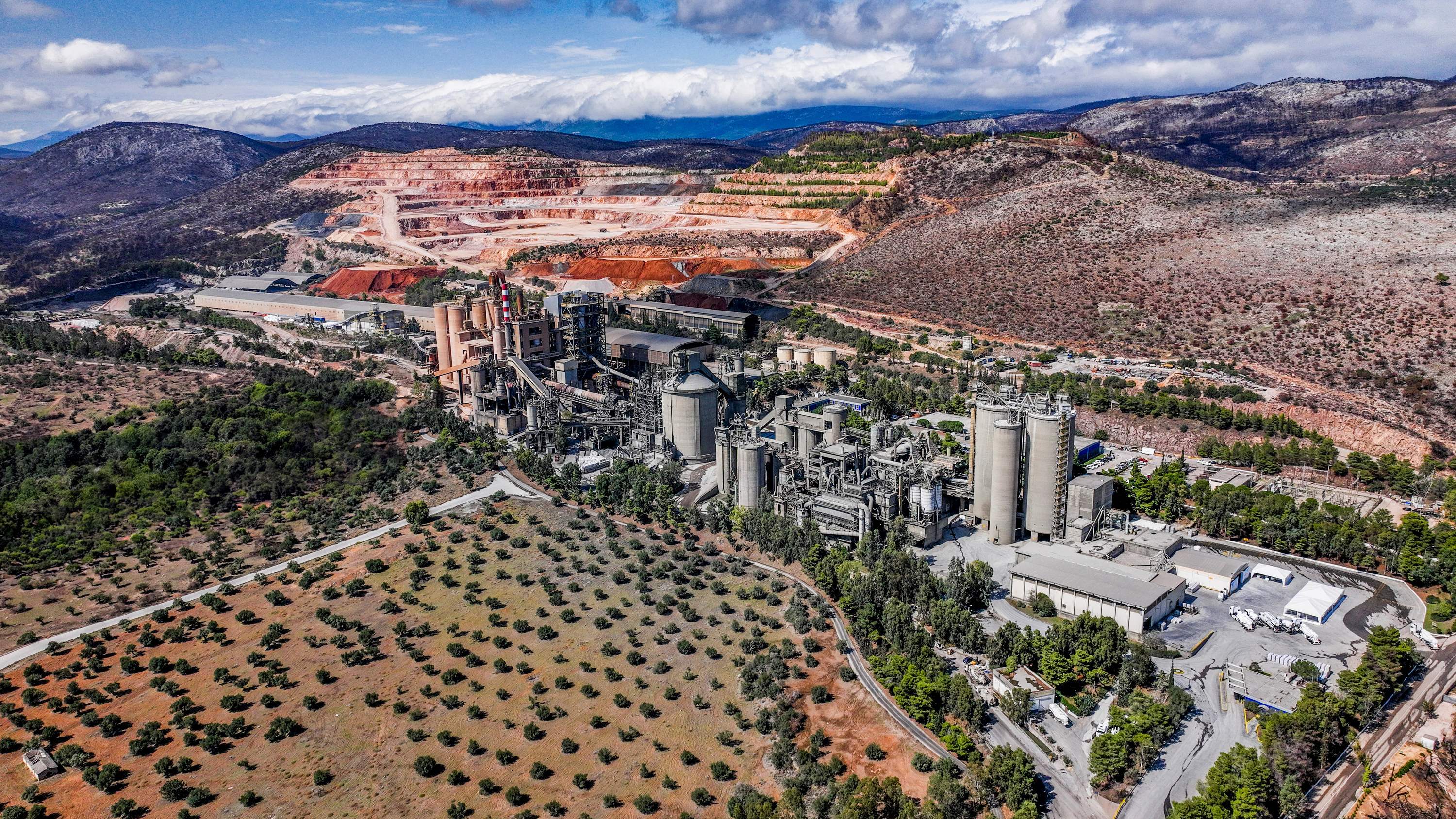 Όμιλος ΤΙΤΑΝ: Τι σηματοδοτεί η μεγάλη επένδυση στο εργοστάσιο Καμαρίου