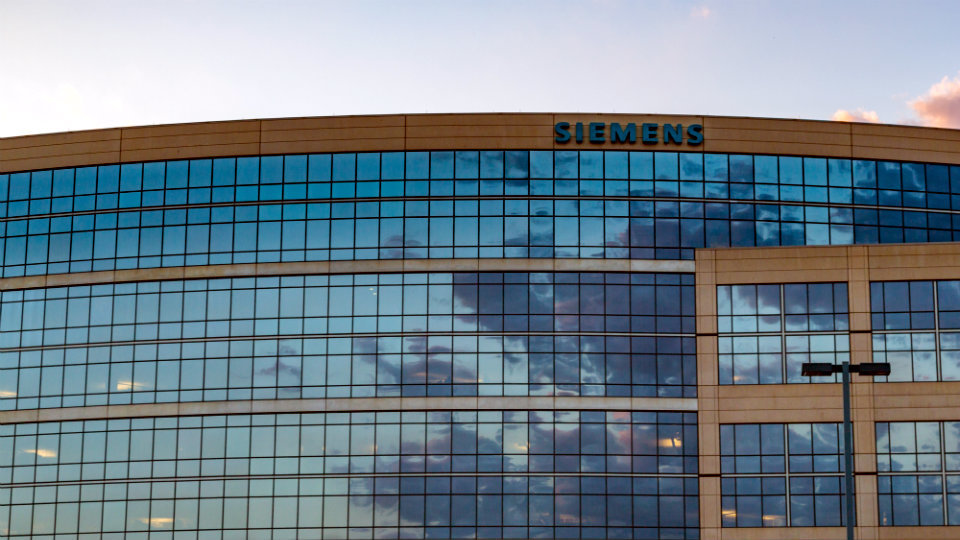 Η Siemens Ελλάδος στηρίζει το έργο του ΜΚΣ «ΔΕΣΜΟΣ» προσφέροντας έπιπλα ...