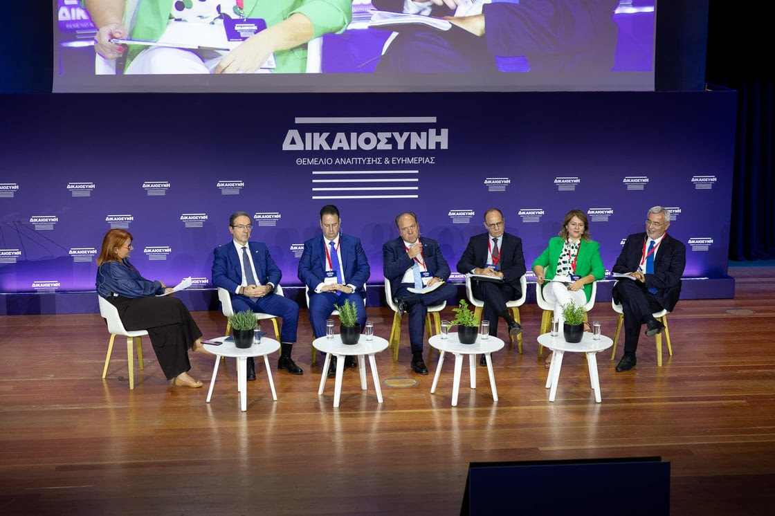 12.000 νέοι εκπαιδεύονται στη διαμεσολάβηση με πόρους του Ταμείου Ανάκαμψης