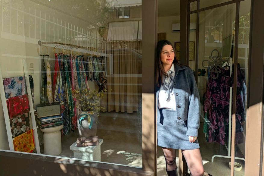 Zografos: Βρήκαμε την Έλενα και τα όμορφα μεταξωτά της μαντήλια στο Γαλάτσι